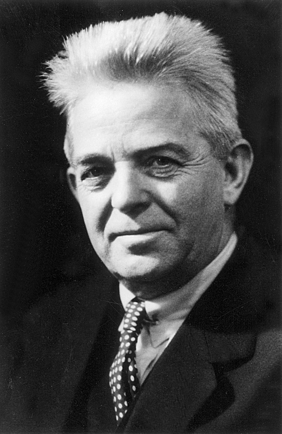 Carl Nielsen - Denmark's great composer - videos - ECstep